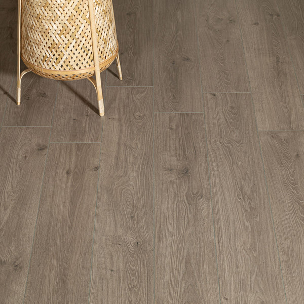 Durham Oak Castillo 7mm Laminate Flooring | Laminate | Online Carpets