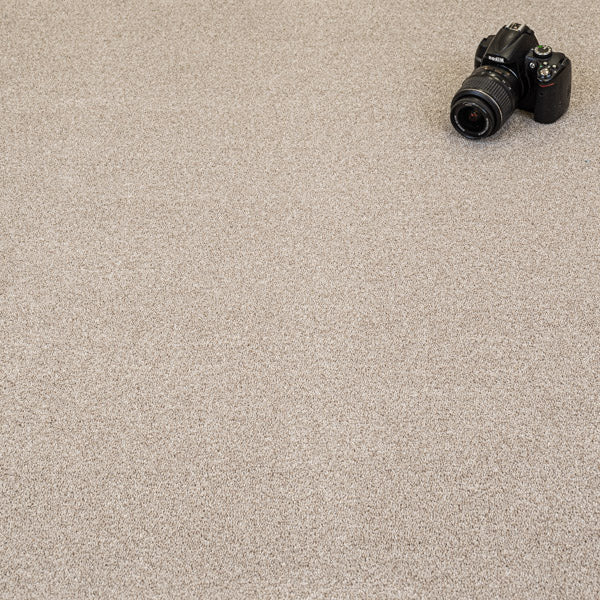 Mistflower 32 Darius 50oz Invictus Carpet | AW | Online Carpets