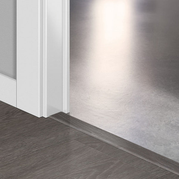 Silk Oak Dark Grey Incizo Door Bar | Quick-Step | Online Carpets