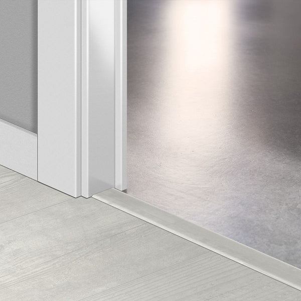 Snow Pine QSVINCP40204 Incizo Door Bar | Quick-Step | Online Carpets